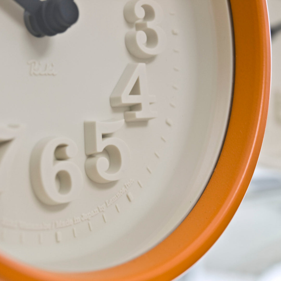タカタレムノス 掛け時計 リキ クロック 小さな時計 オレンジ クオーツ 電池式 渡辺力 WR07-15OR – THE CLOCK ...